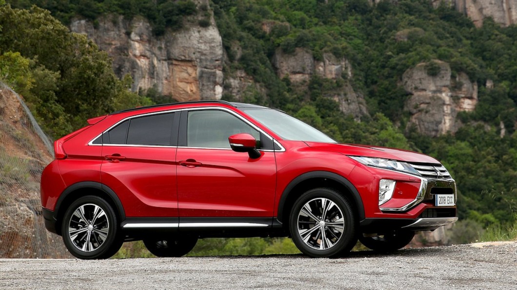 Eclipse Cross與Outlander怎麼選？ 專家分析差異 | 地球黃金線