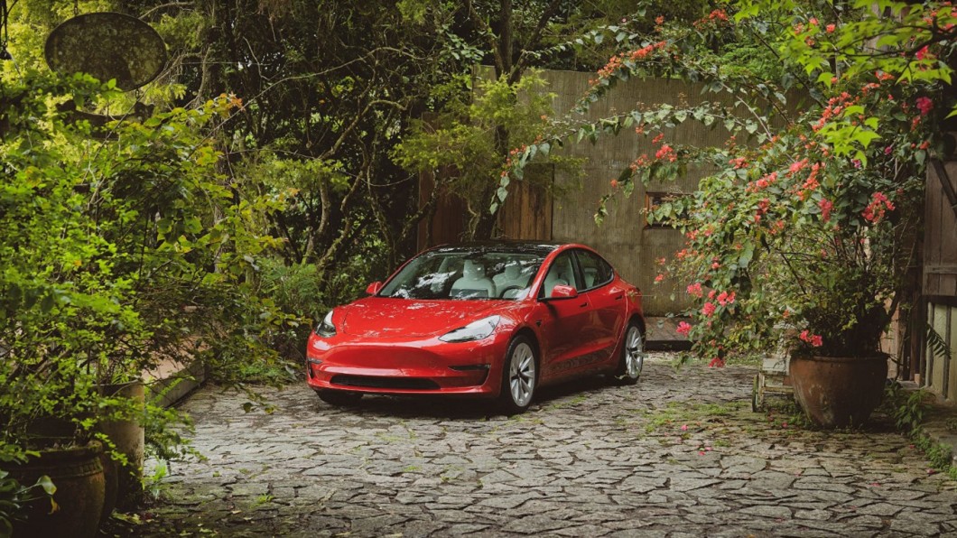 特斯拉Model 3推露營模式 科技大空間能開到哪就住到哪 | 地球黃金線