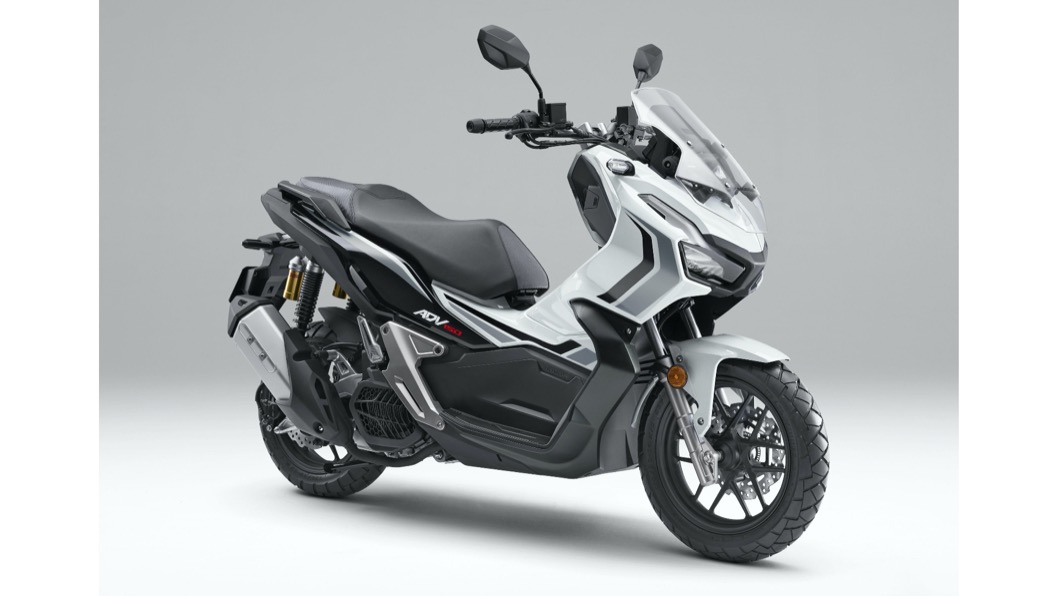 Honda ADV150推期間限定新色 價格不漲！玫瑰白更添優雅 | 地球黃金線
