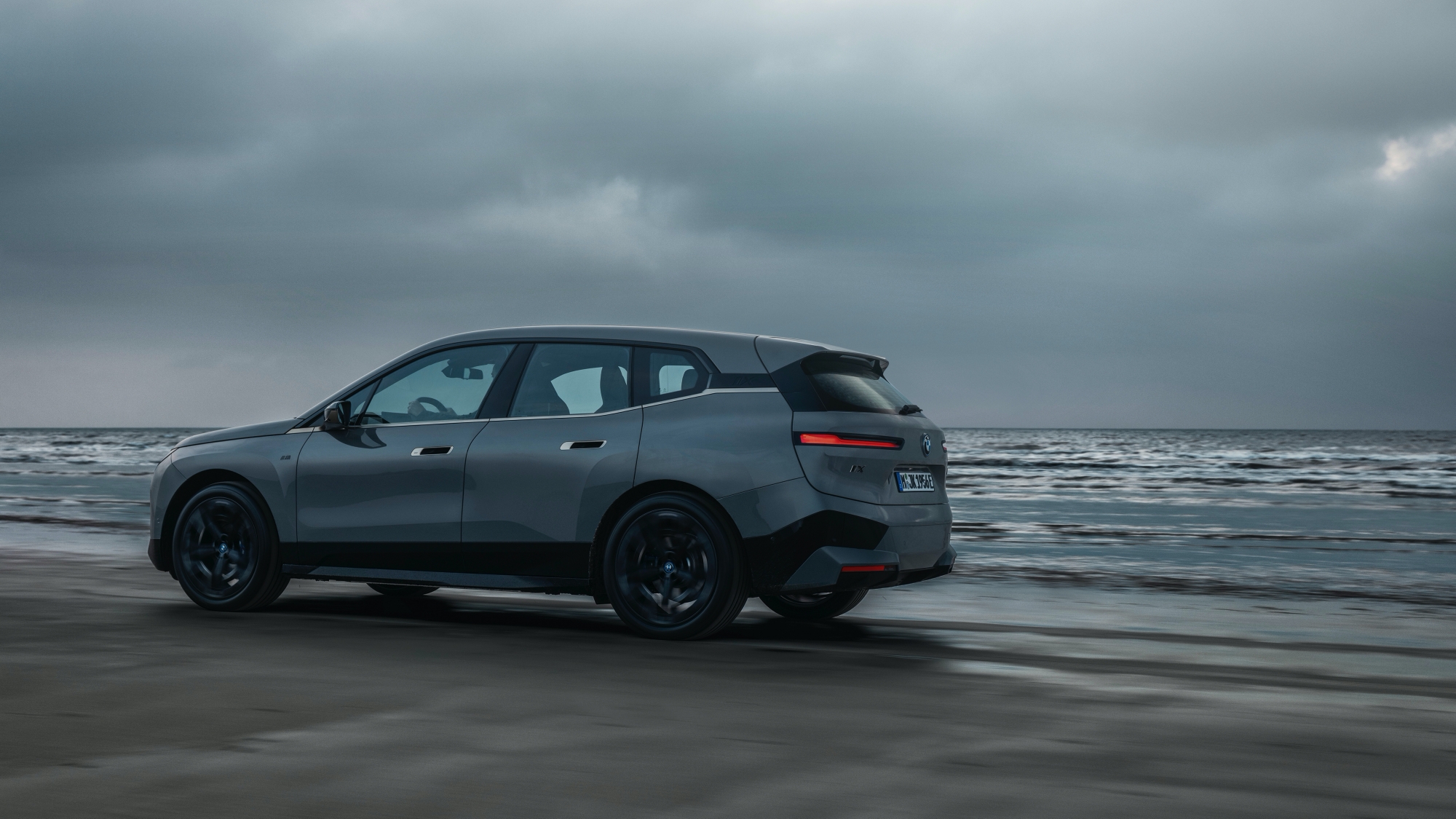 BMW iX M60電動休旅激發619匹馬力 最快2022下半導入台灣市場 | 地球黃金線