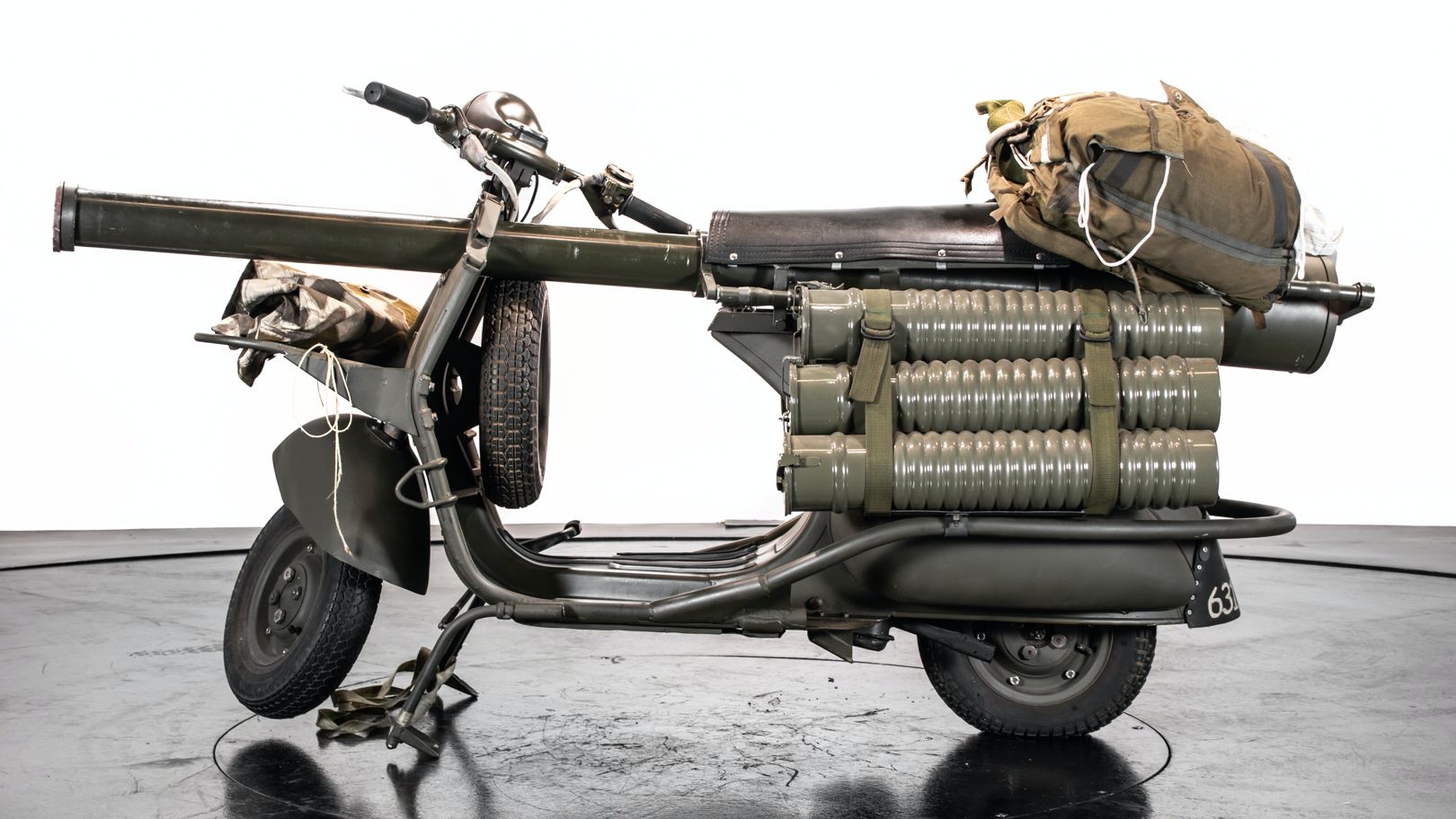 世界最強火力Vespa出售中 騎它上路保證沒有行車糾紛 | 地球黃金線