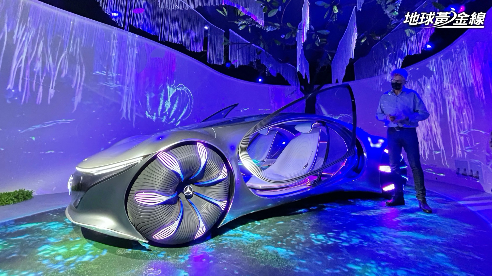 M-Benz Vision AVTR台灣亮相 以電影《阿凡達》為靈感的超科幻座駕 | 地球黃金線