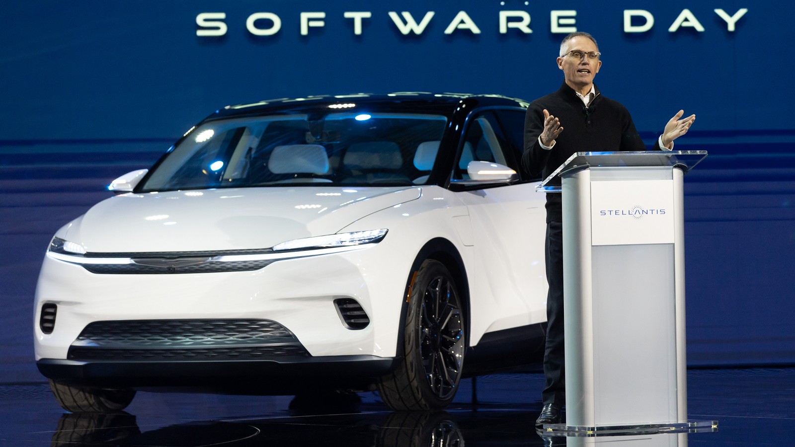 車價像坐火箭「漲」聲不斷 全球第4大汽車集團CEO憂連中產階級都買不起 | 地球黃金線