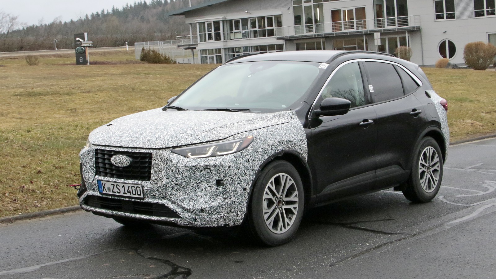 間諜照／Ford小改Kuga身影曝光 換搭雙U造型頭燈最快有望2023年入臺 | 地球黃金線