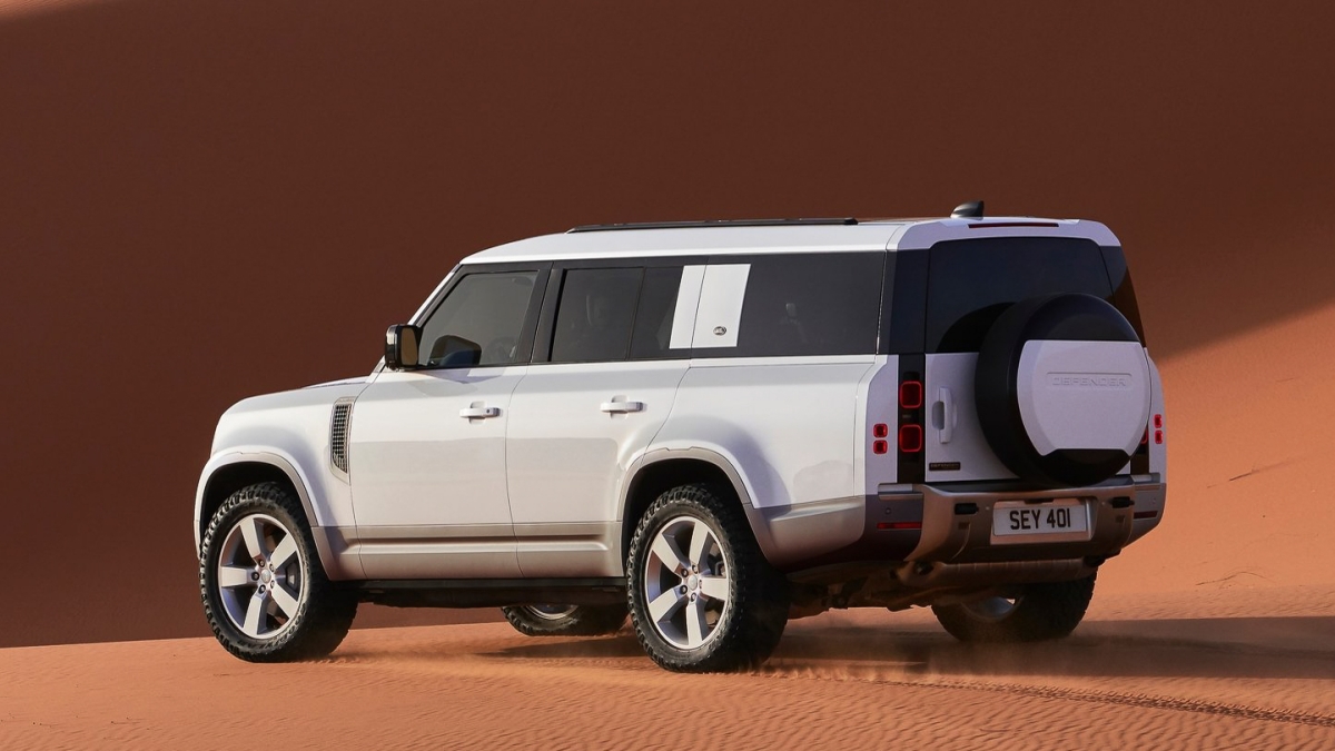 8人座Defender 130正式發表 車身加長行李廂也比110更能載 | 地球黃金線