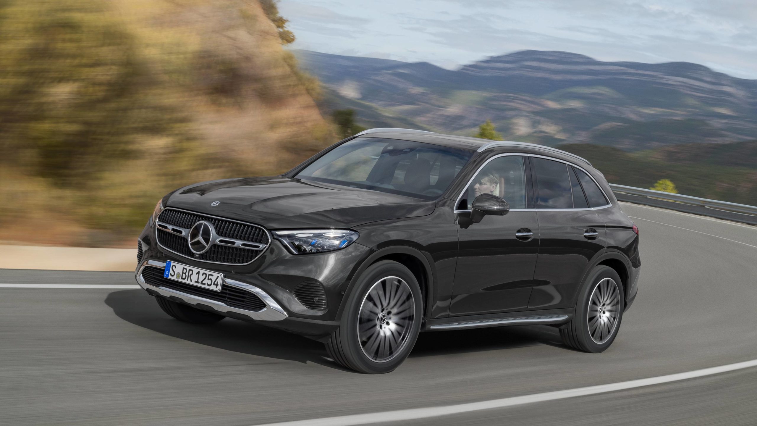 大改款賓士GLC全車系導入油電系統 三款48V與三款PHEV規格一次看！ | 地球黃金線