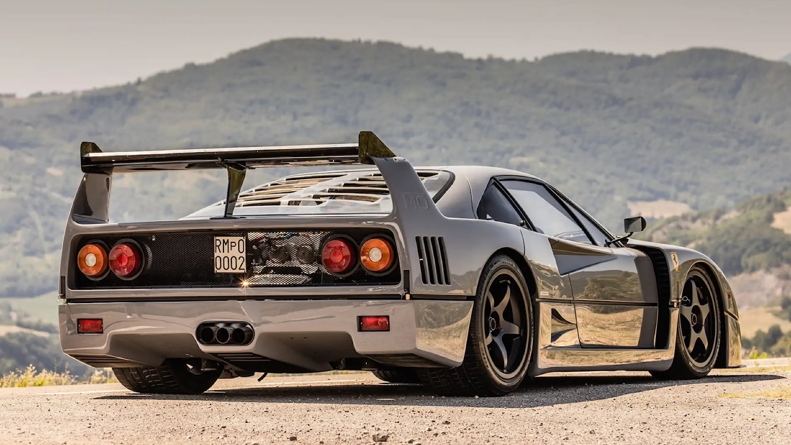 最強法拉利F40出售中！ 擁千匹馬力還能直接下場競技 | 地球黃金線