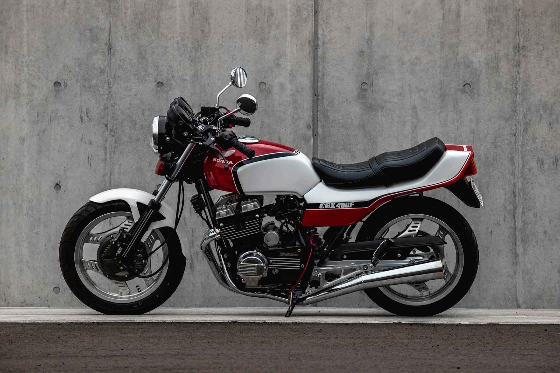 不用大型重機駕照也能騎！ 這台CBX400F竟然只有50c.c. | 地球黃金線