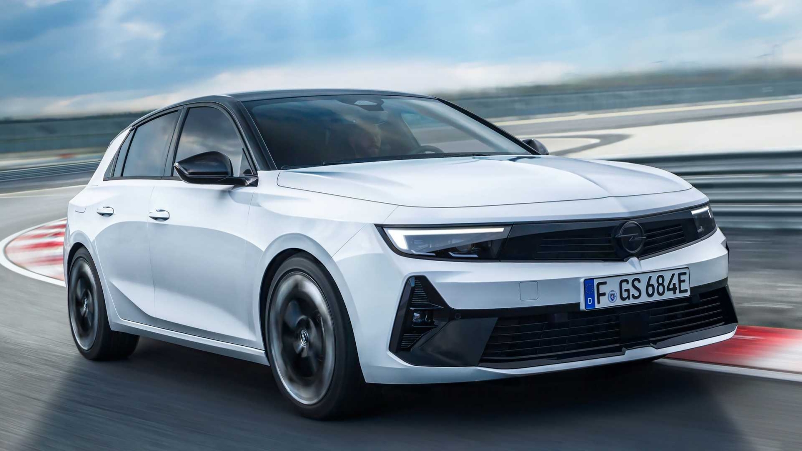 Opel性能新車Astra GSe坐擁225匹動力 平均油耗更上看90.9km/L！ | 地球黃金線