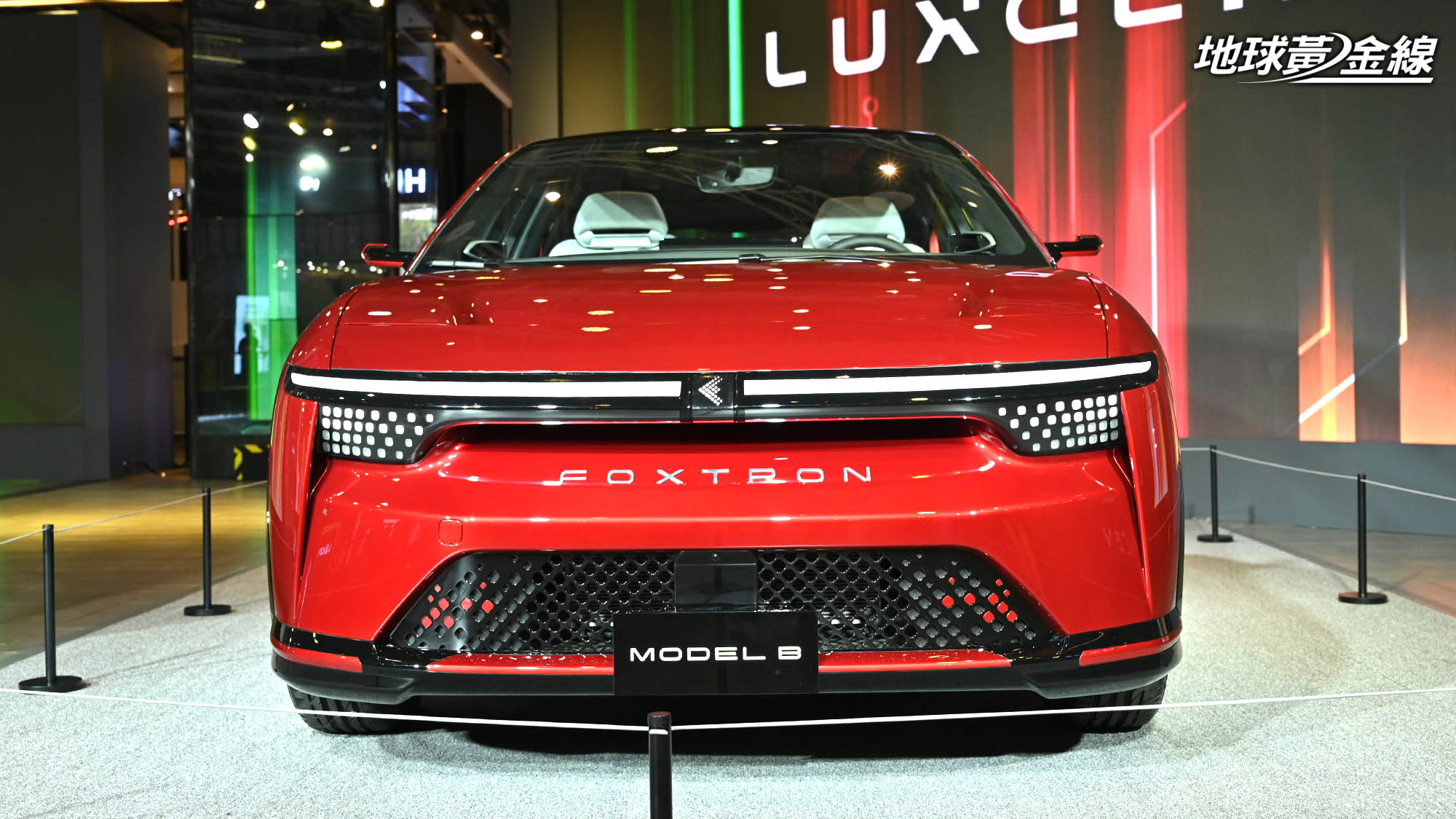 鴻海Model B時隔1年進化到哪？ 量產版與概念車完整差異分析！ | 地球黃金線