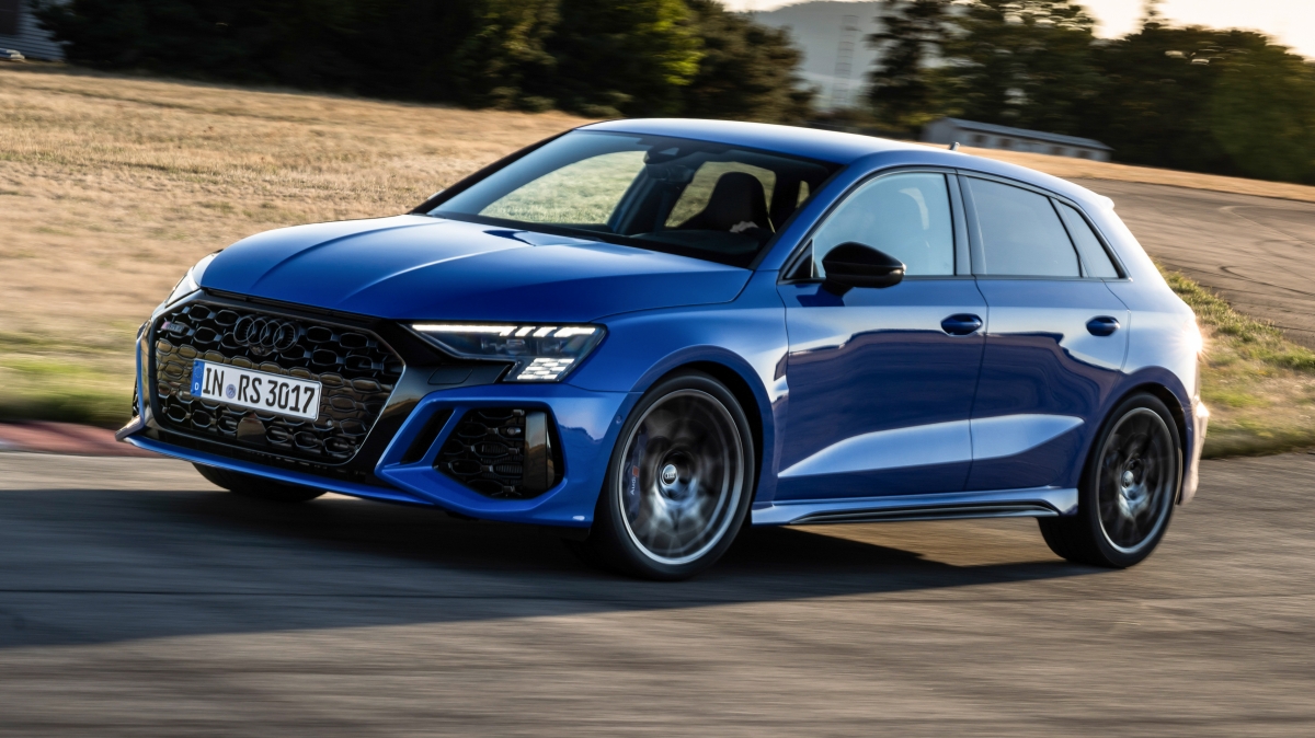 極速300km/h限量300輛！ Audi RS3「性能版」榨出407匹馬力 | 地球黃金線