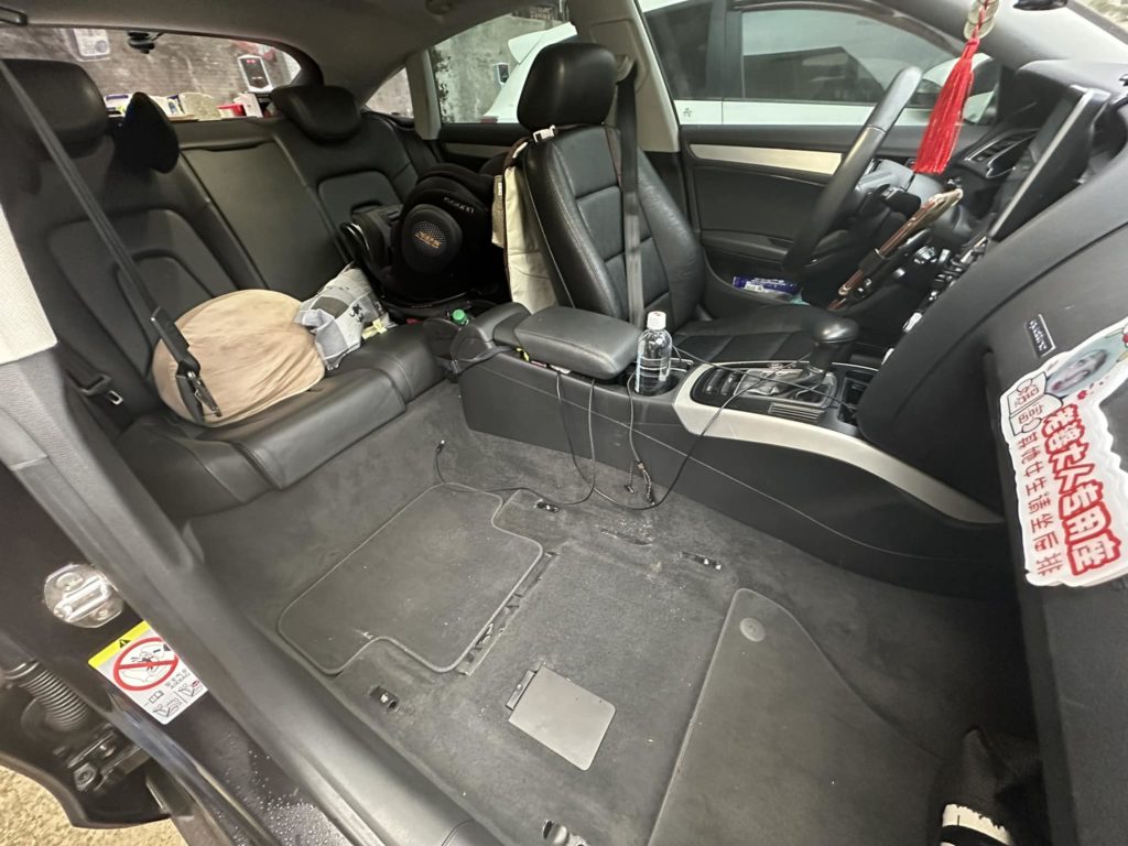 老公霸氣拆Audi A5副駕駛座原因令她哭笑不得！ 網笑：不必擔心有綠茶 | 地球黃金線