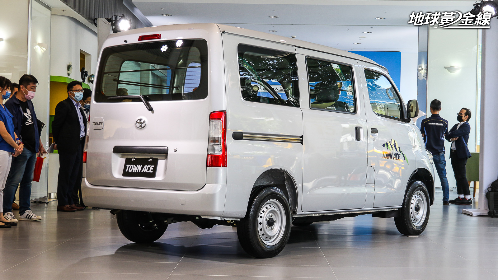 Town Ace廂型車54.5萬起預售啟動 Toyota發財王牌生力軍預計12月開賣 | 地球黃金線
