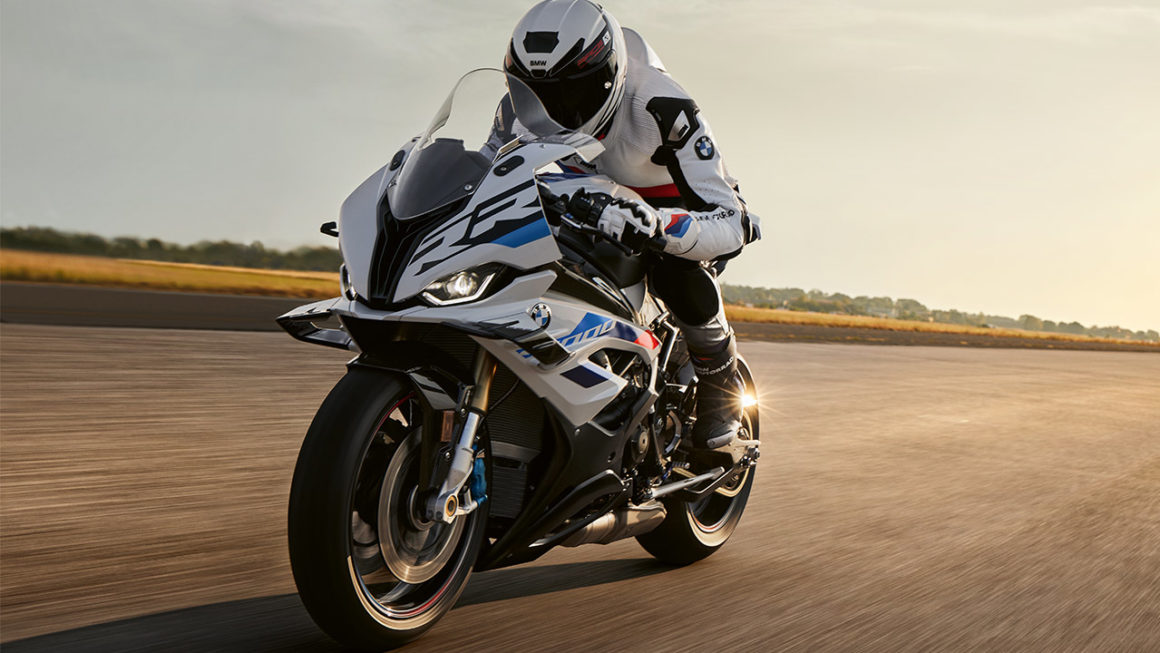 BMW推出S1000 RR小改款車型 加入「小翅膀」定風翼外型更剽悍 | 地球黃金線