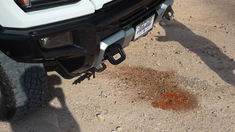 再硬派也敵不過亂搞！ Hummer EV交車只開15公里就撞壞 | 地球黃金線