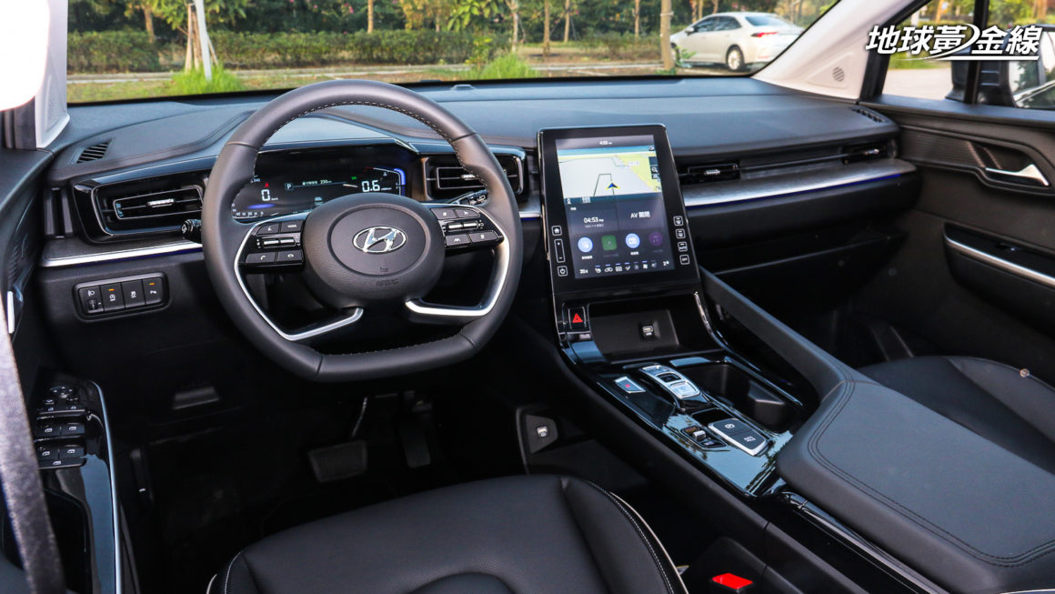 試駕／Hyundai Custin大滿配家庭號 強取國產7人座MPV話語權真有實力？ | 地球黃金線