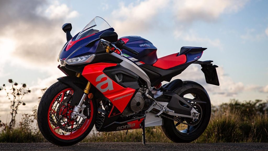 Aprilia RS660台64追撞恐怖巧合？ 黑絲女騎士曾在此翻車又遭重砸 | 地球黃金線