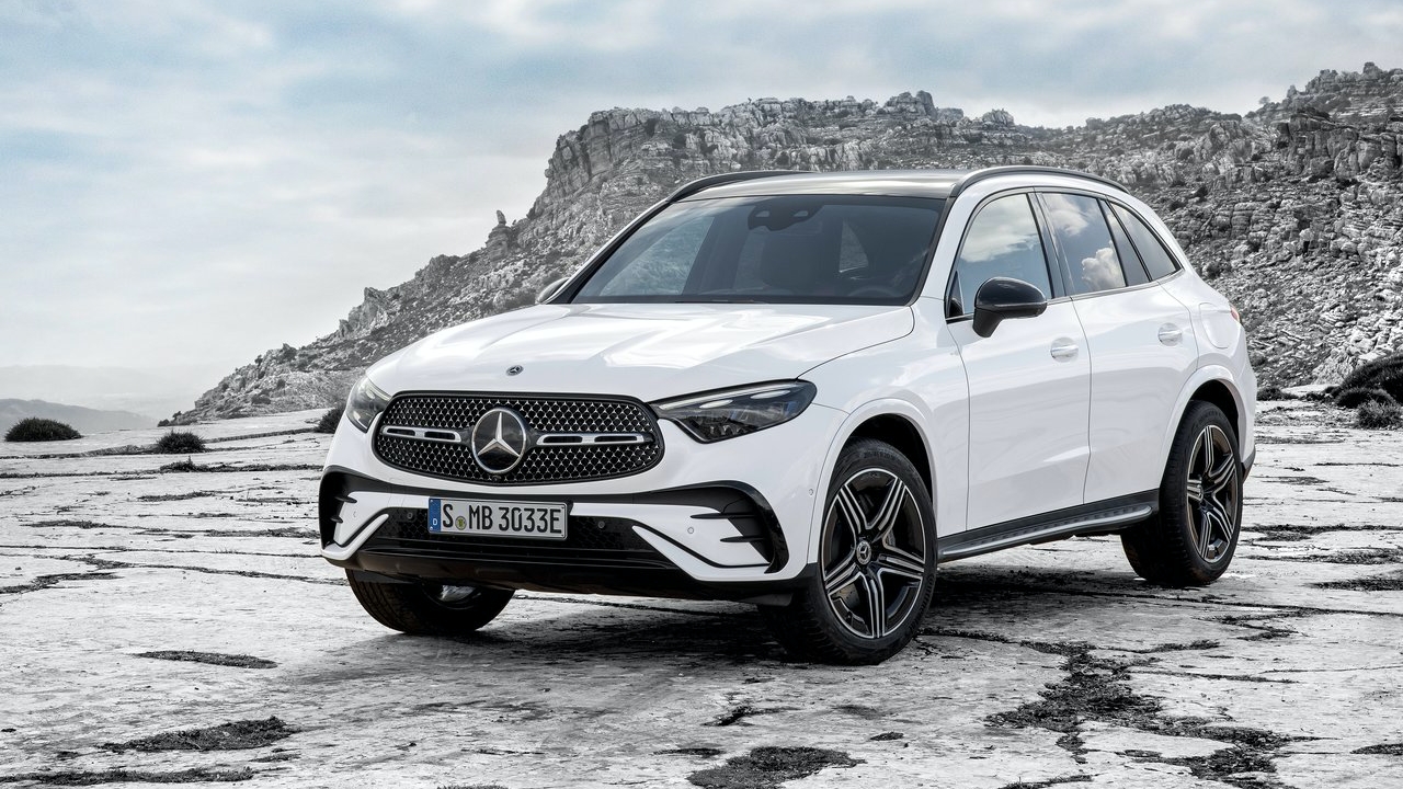 賓士大改款GLC即將上市！ 預約12月19日與台灣車迷見面 | 地球黃金線