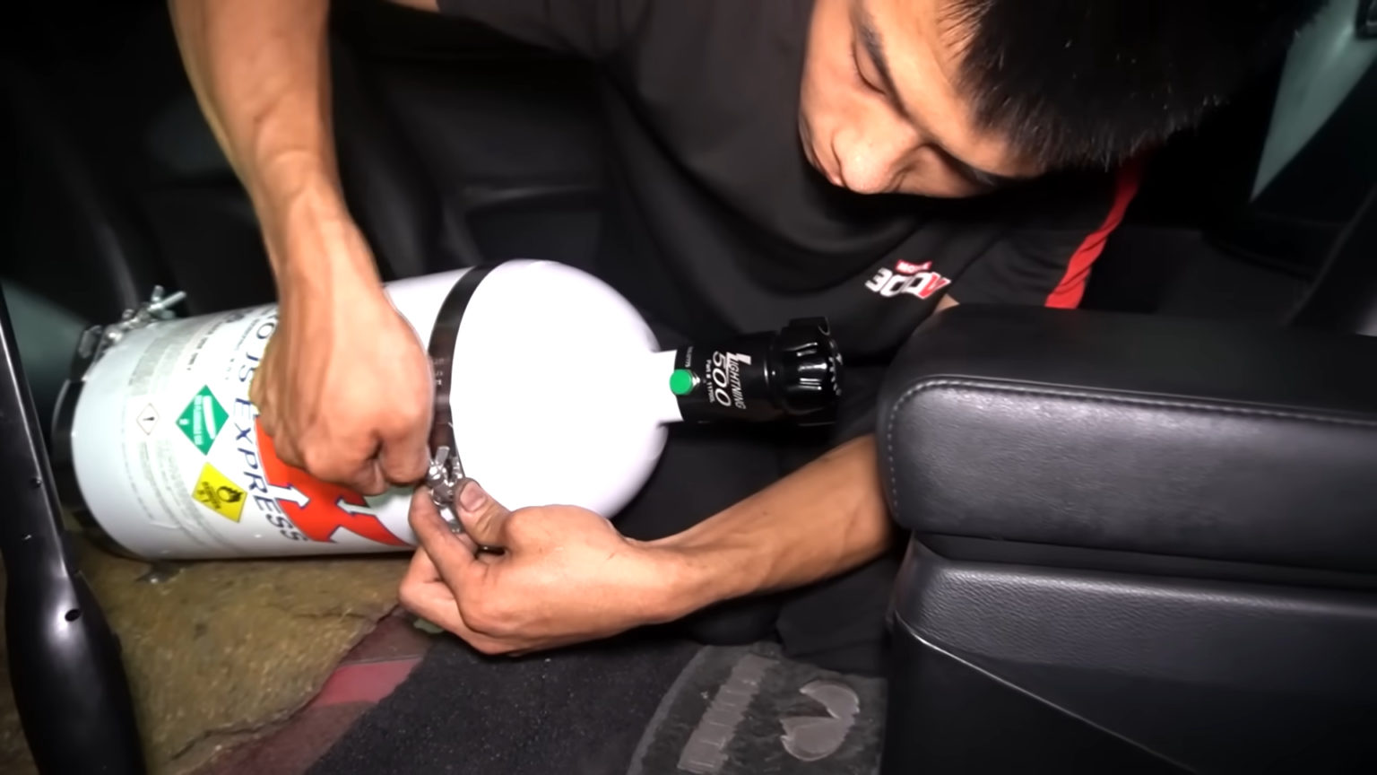 網紅Bump只花5萬買到雙門跑車 《極速傳說》氮氣加速究竟效果如何？ | 地球黃金線