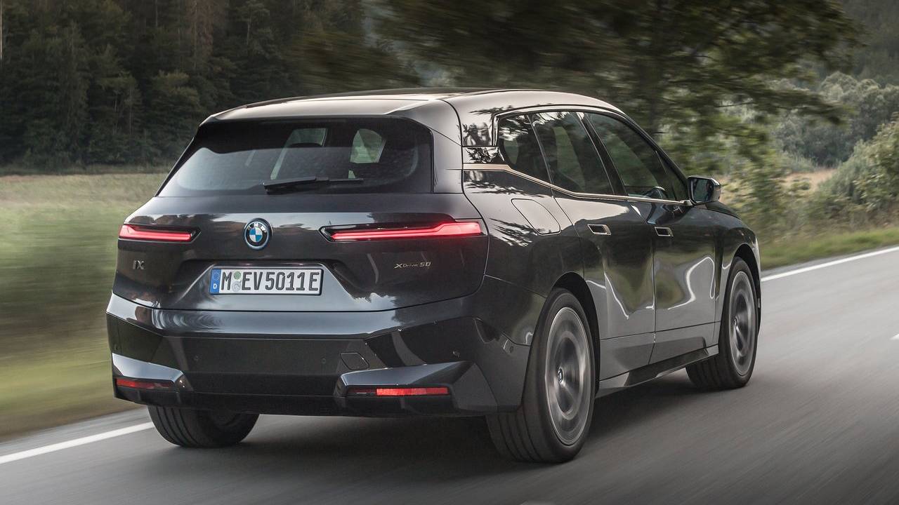 Bob入手BMW iX xDrive50兩個月狂開8千公里！ 坦言缺點也能講20分鐘 | 地球黃金線