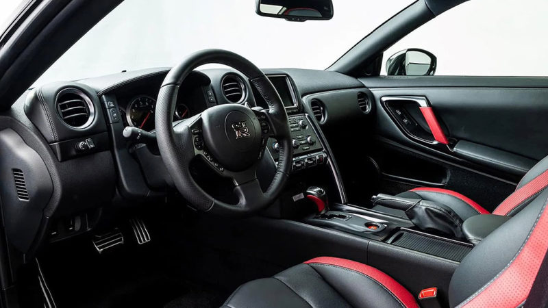 前F1冠軍Vettel的Nissan R35 GT-R出售 只是他竟然從沒開過！ | 地球黃金線