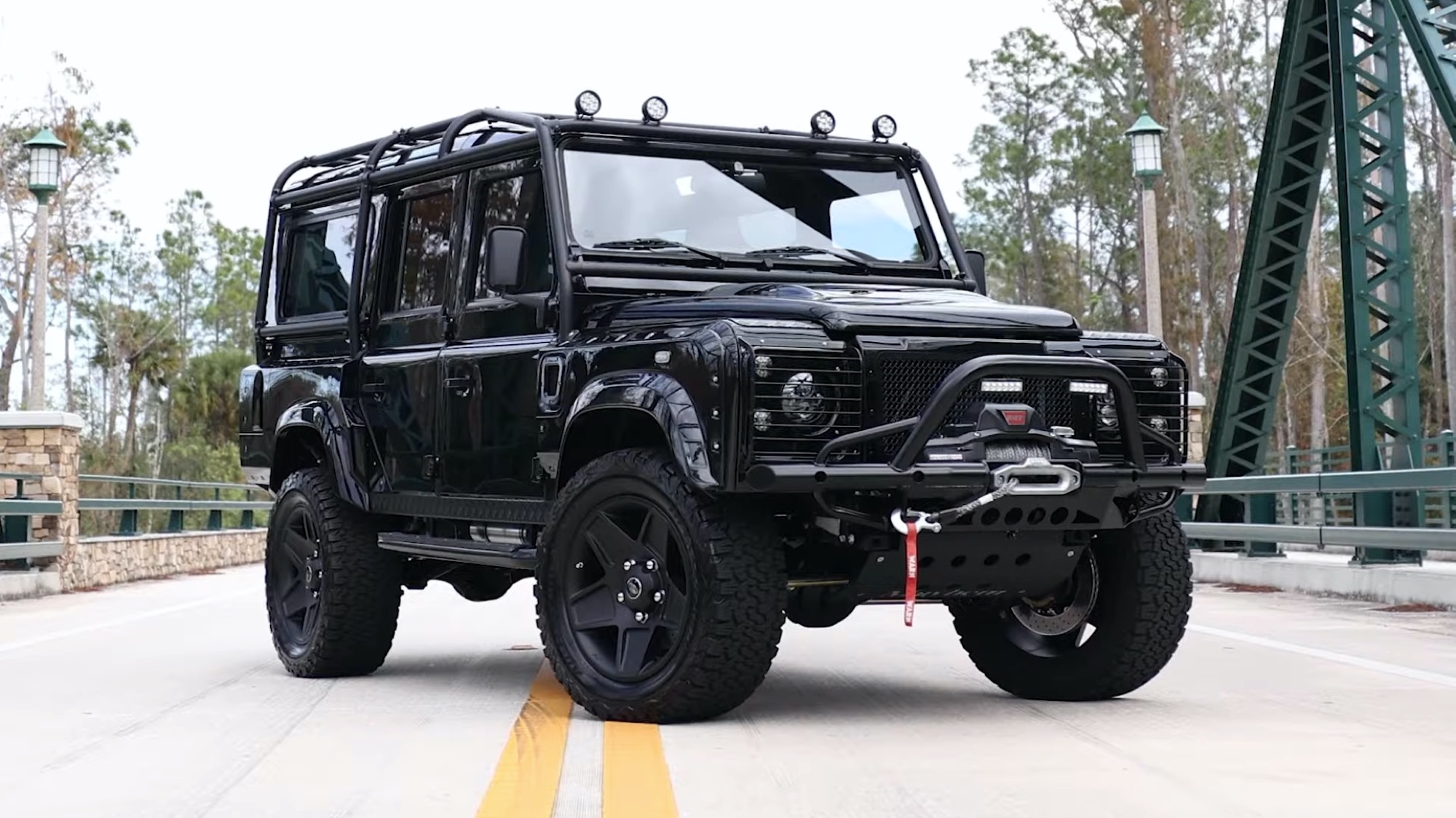 EDC徹底翻新老Defender 110 換裝6.2升大V8馬力比新車更猛！ | 地球黃金線