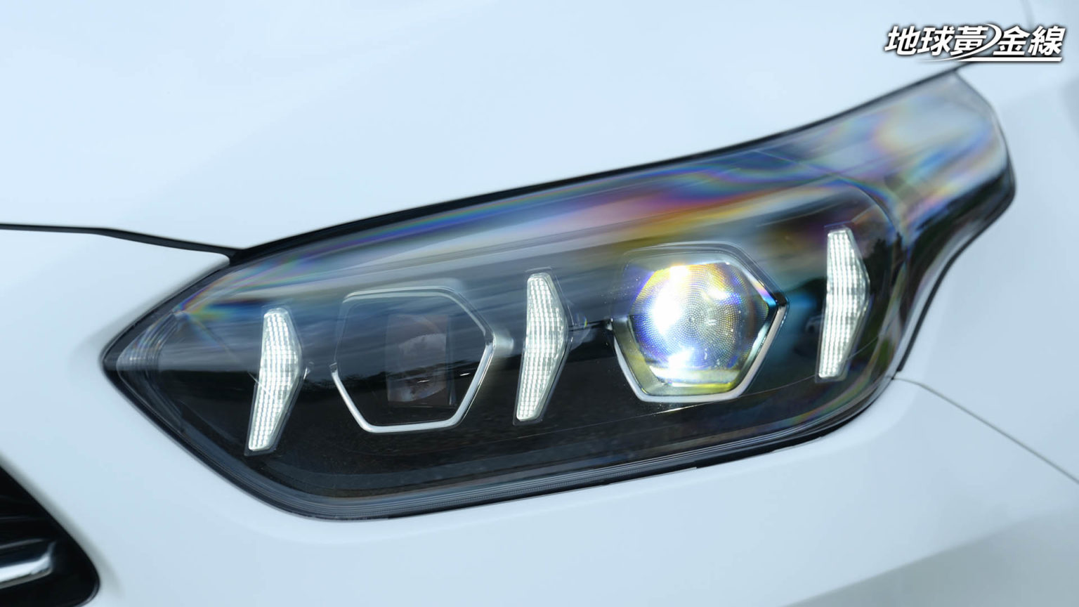 試駕／Kia Ceed SW MHEV輕油電省油三級跳！ 後座出風口標配舒適更加分 | 地球黃金線