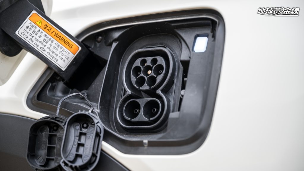 特斯拉NACS規格一統美國充電江山！ 臺灣有望脫美入歐改尊CCS2？ | 地球黃金線