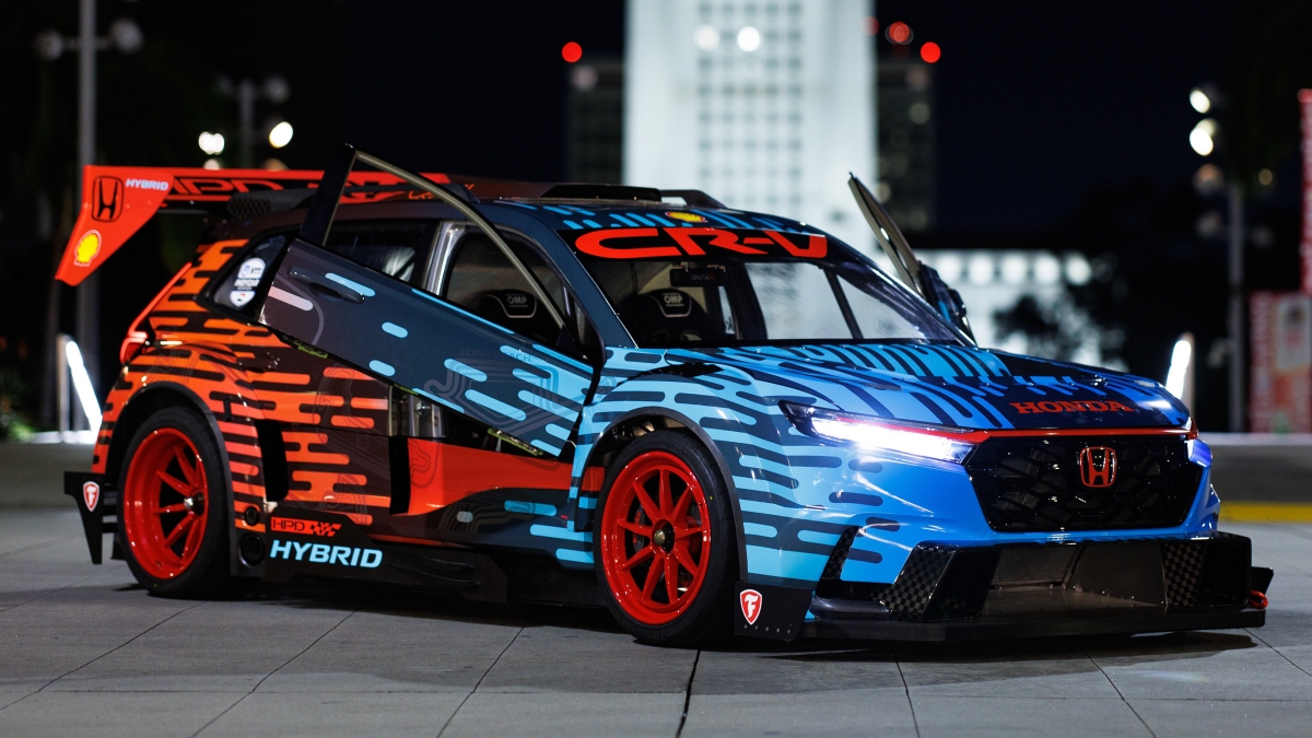 F1世界冠軍賽道激測CR-V！ Max Verstappen試駕800匹原廠爆改油電版 | 地球黃金線