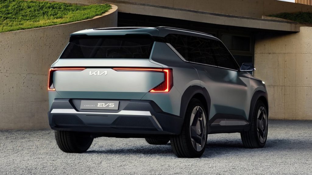 照到縮小燈的EV9？ Kia EV5全新電動休旅11月先在中國開賣！ | 地球黃金線