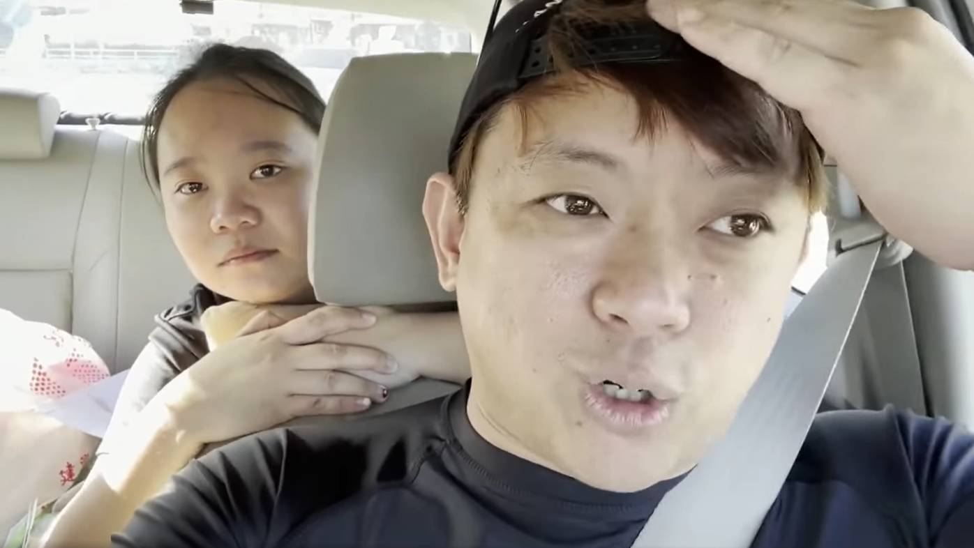 大馬網紅遇「三寶式迴轉」撞毀Vios 對槓Toyota硬漢休旅「車損」掀熱議！ | 地球黃金線