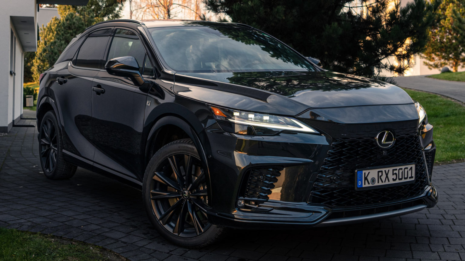 最可靠的豪華SUV不是BMW或Mercedes-Benz？ J.D.Power調查竟是「這品牌」 | 地球黃金線