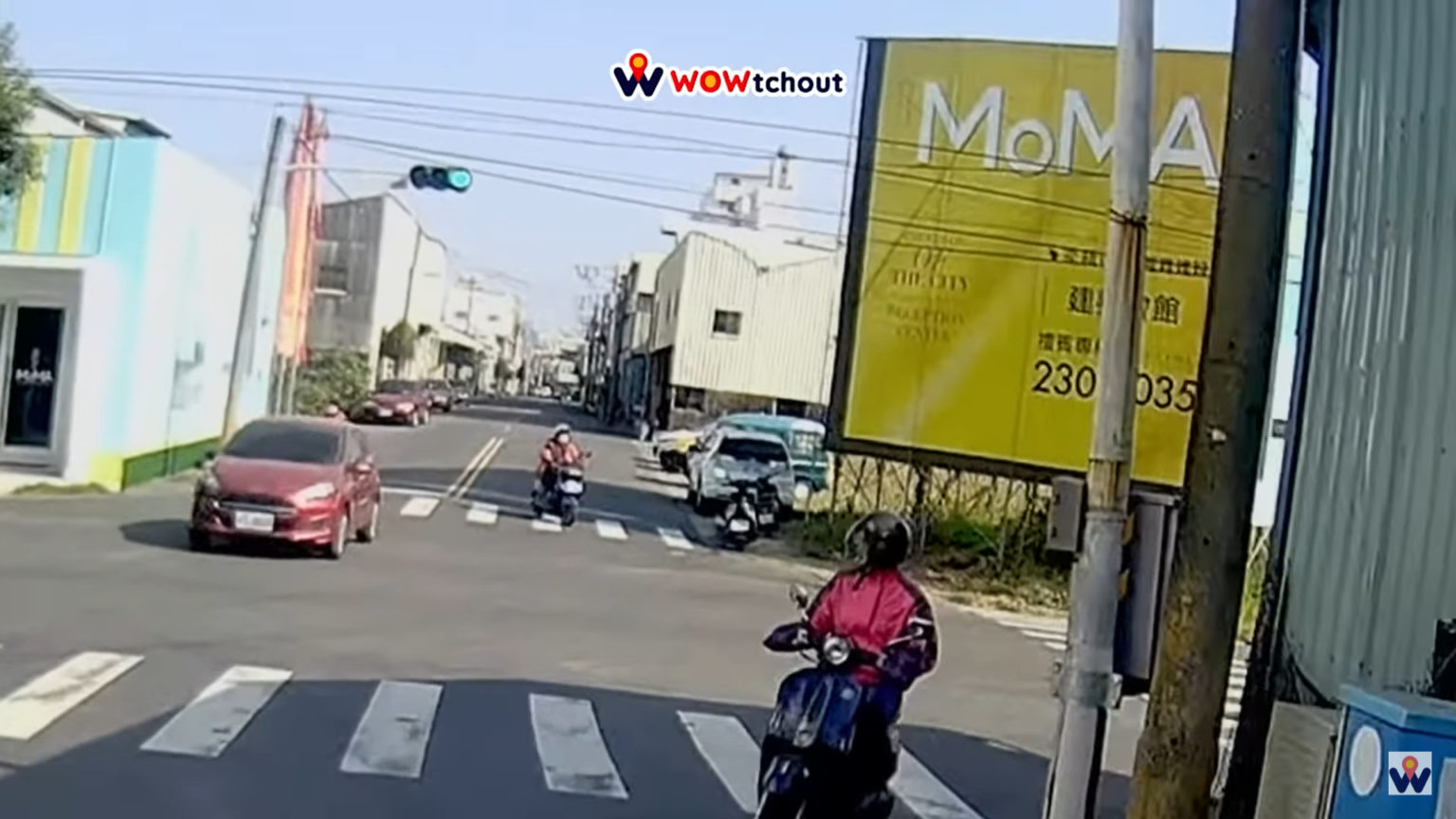 短短幾秒連續多項違規？ 網崩潰：遇「極致三寶」防衛駕駛照樣倒 | 地球黃金線