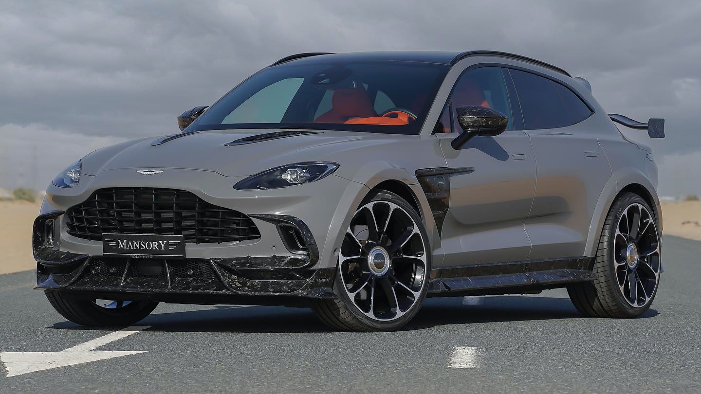 Mansory出手改造Aston Martin DBX 碳纖維拼命裝結果似乎不太優？ | 地球黃金線