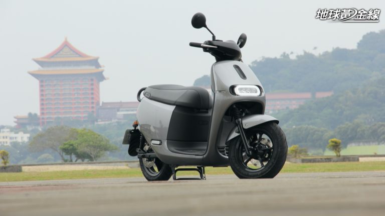 試駕／Gogoro Premium 降價超過2千元還能選配4輪科技 | 地球黃金線