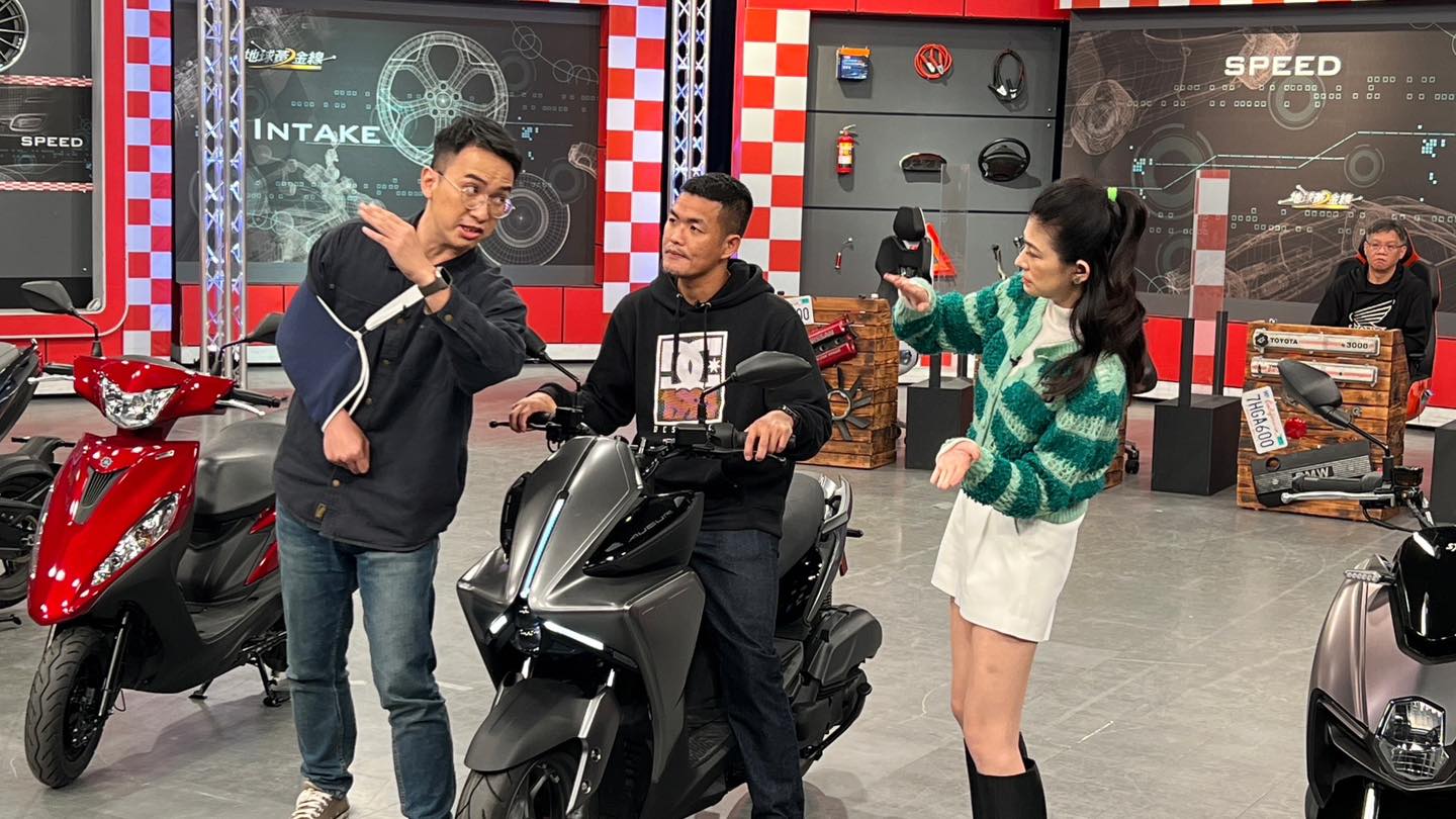 網友陷SYM MMBCU與Yamaha Augur選擇難題！ 專家用「科技賣點」給解答 | 地球黃金線