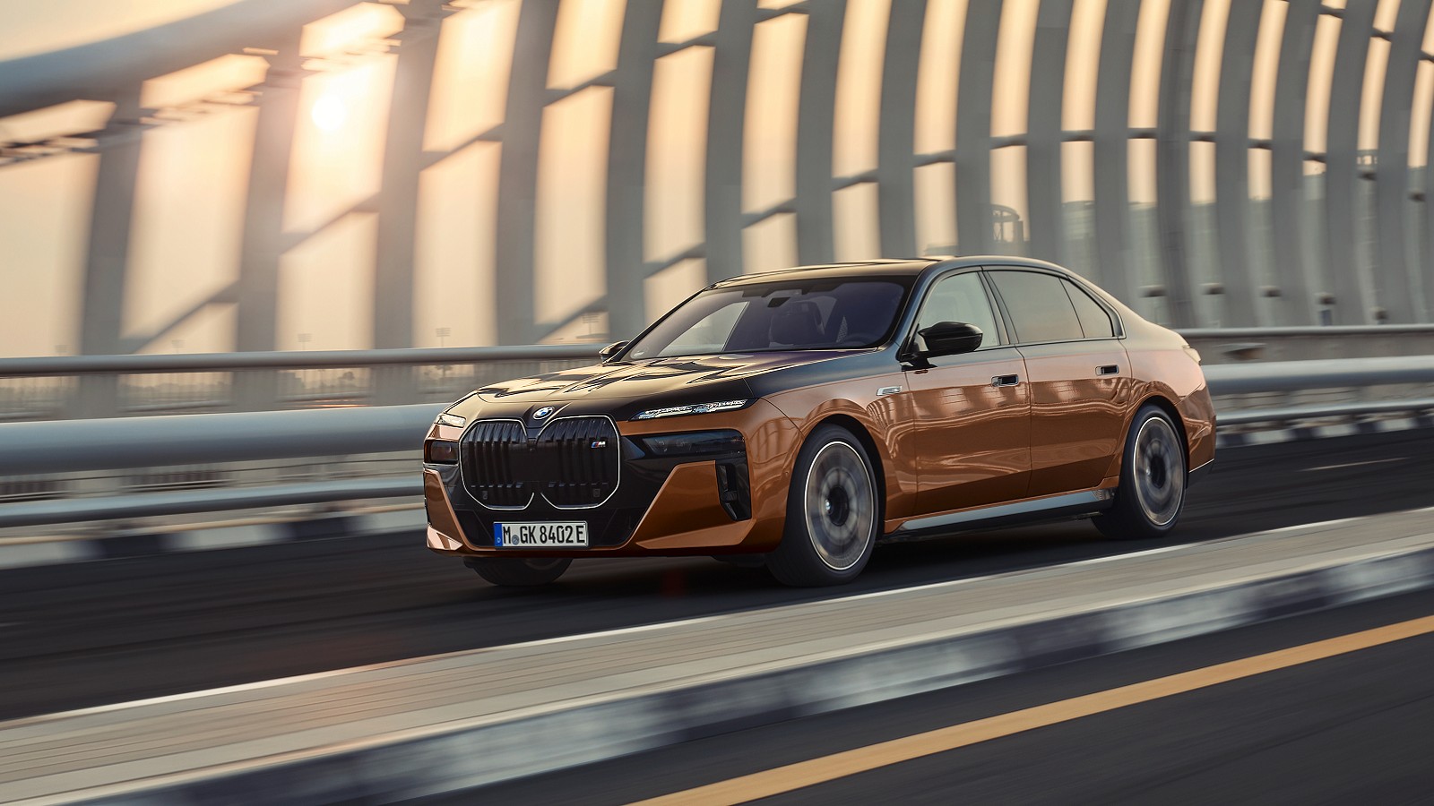 BMW i7 M70 xDrive挾660匹馬力首演現身 國內預計年底前引進 | 地球黃金線