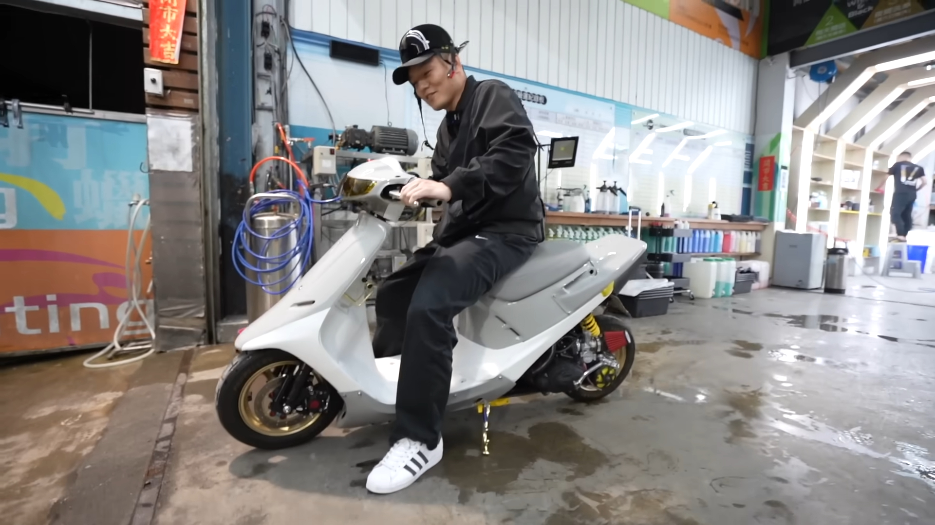 玖壹壹「春風」也是Dio玩家！ 車上放「白博士」隨時保持光亮 | 地球黃金線