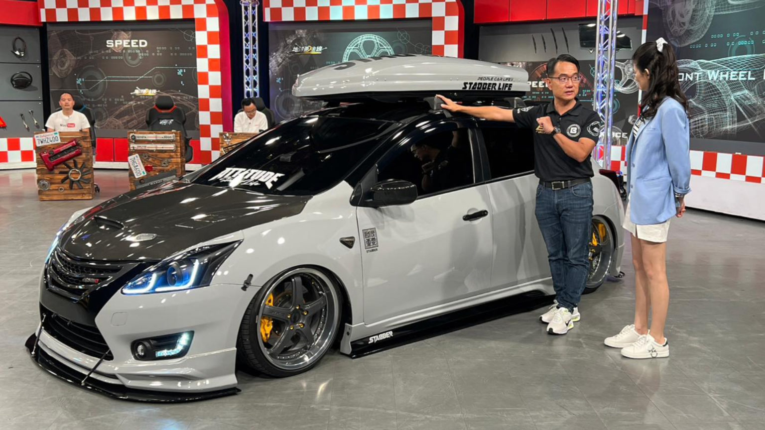 另一半入手Tiida想阻止改車？ 車主不死心直接改成海拉風讓主持人震驚 | 地球黃金線