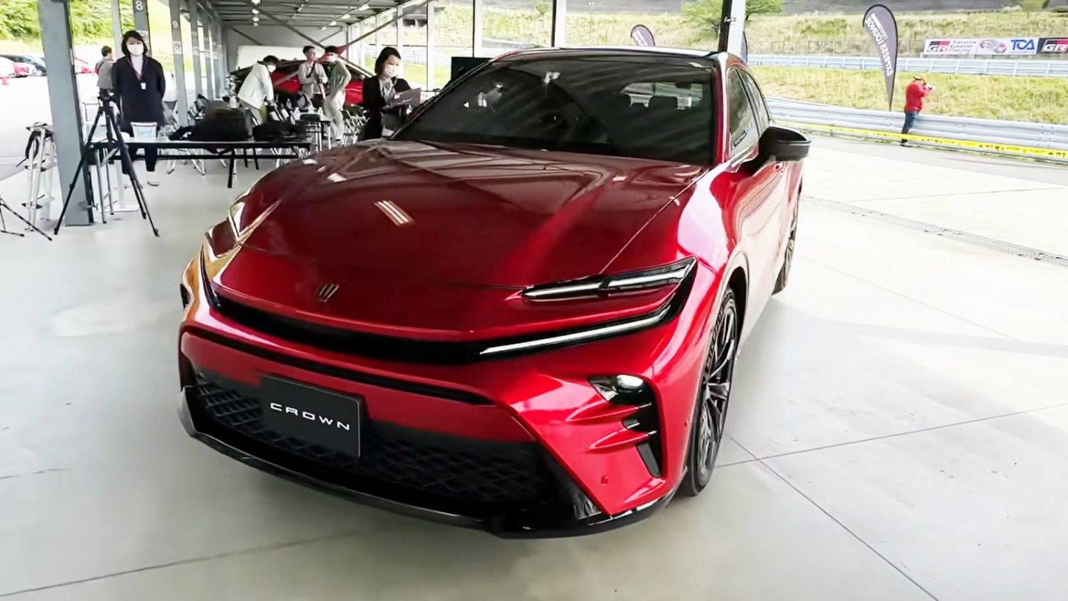 Toyota Crown Sport原型車自帶「法拉利即視感」 日本規格與登場時間公開 | 地球黃金線