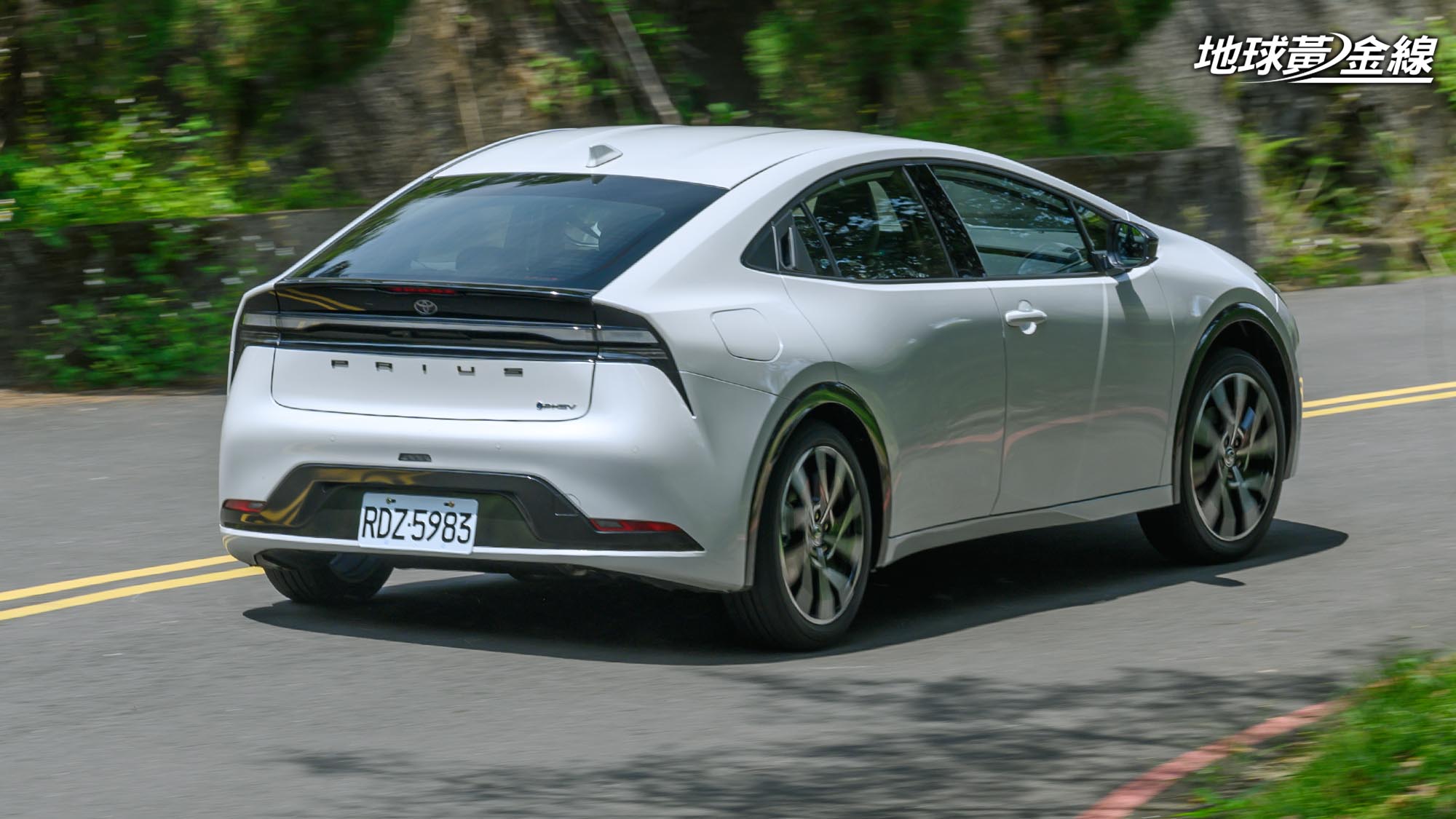 試駕／Prius PHEV跨入電動時代不焦慮 動力升級操駕更有感 | 地球黃金線