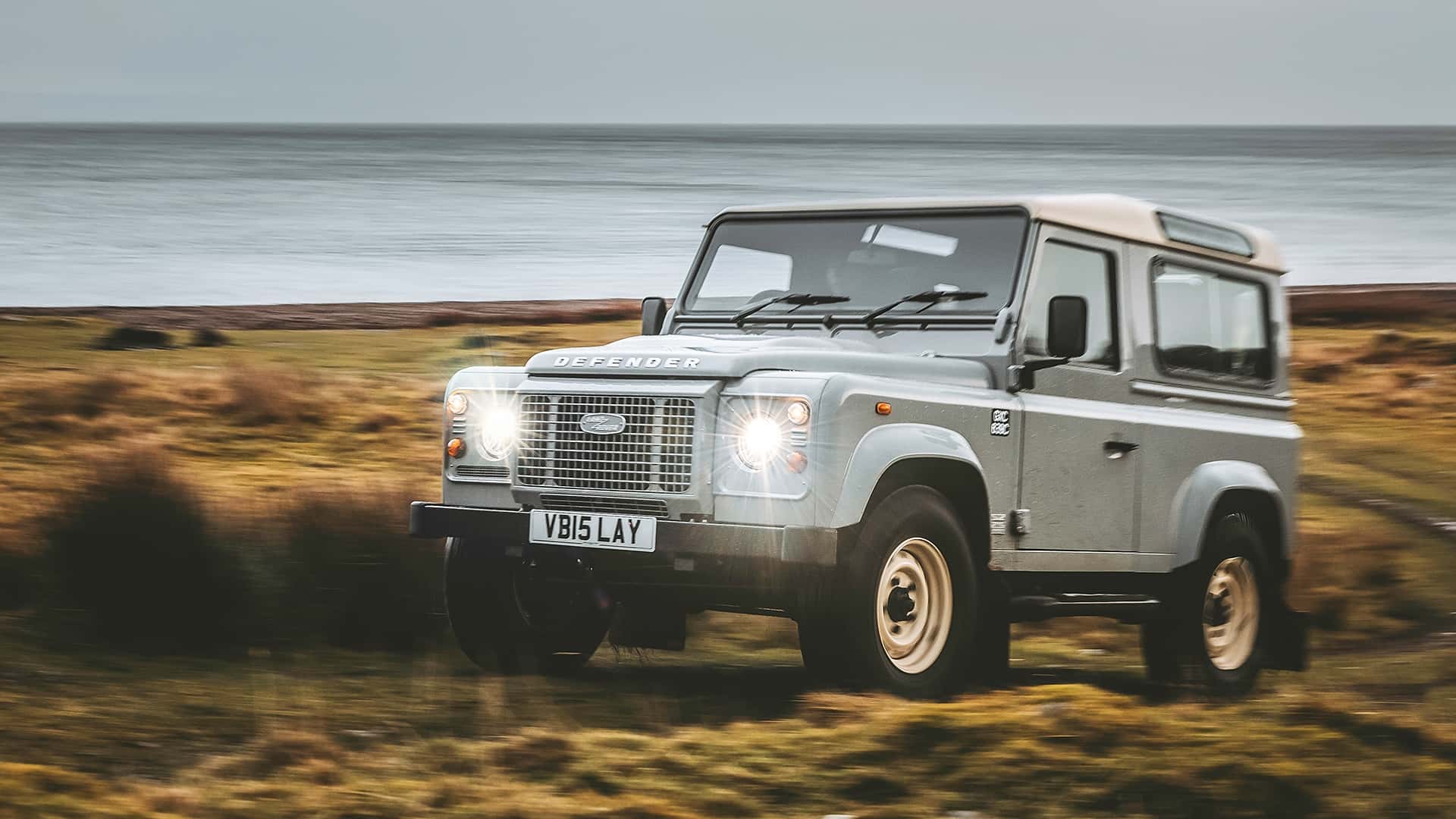 Classic Defender Works V8 Islay Edition限量30台 搭載5.0升V8引擎換算新台幣889萬元起 | 地球黃金線