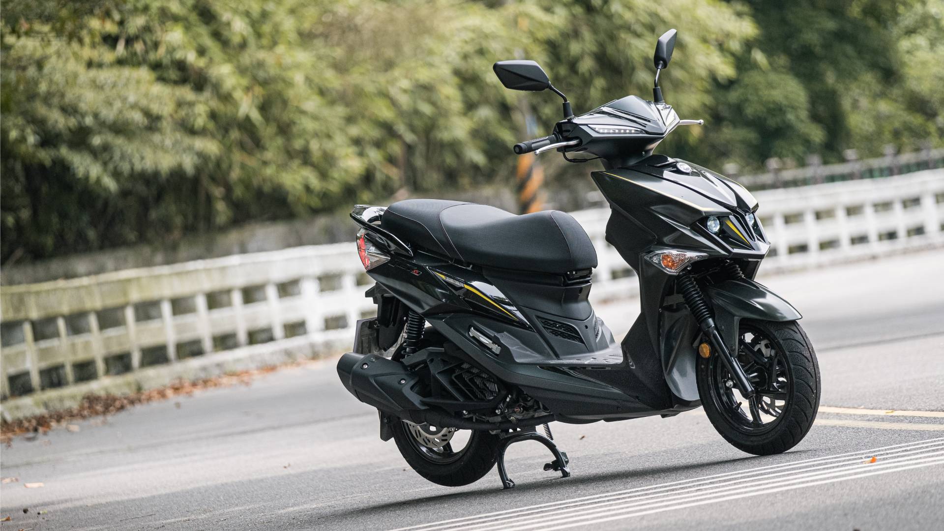 SYM Jet SL小改款導入TCS與新色！ 引擎升級定價不變「光陽壓力山大？」 | 地球黃金線