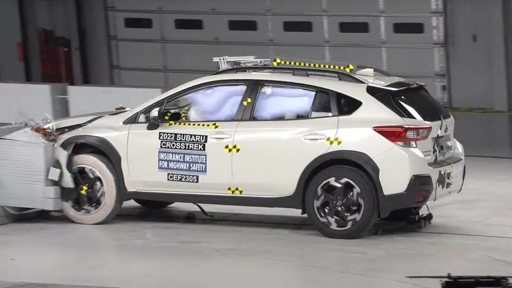 Honda Civic與Toyota Corolla等5車測前撞 IIHS：後座「乘客滑脫」皆不及格 | 地球黃金線