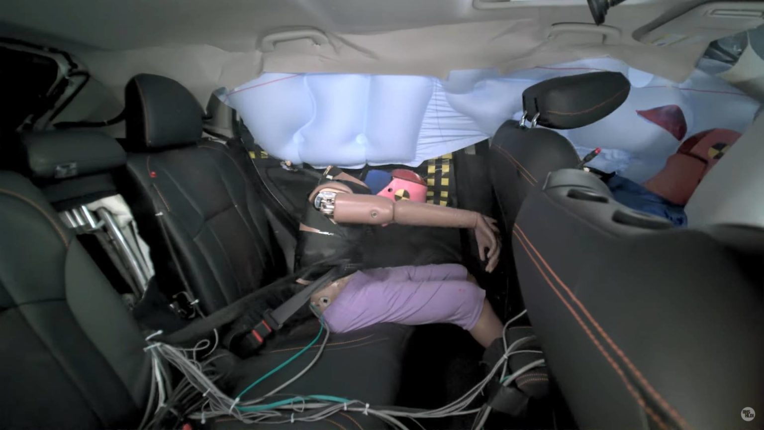 Honda Civic與Toyota Corolla等5車測前撞 IIHS：後座「乘客滑脫」皆不及格 | 地球黃金線