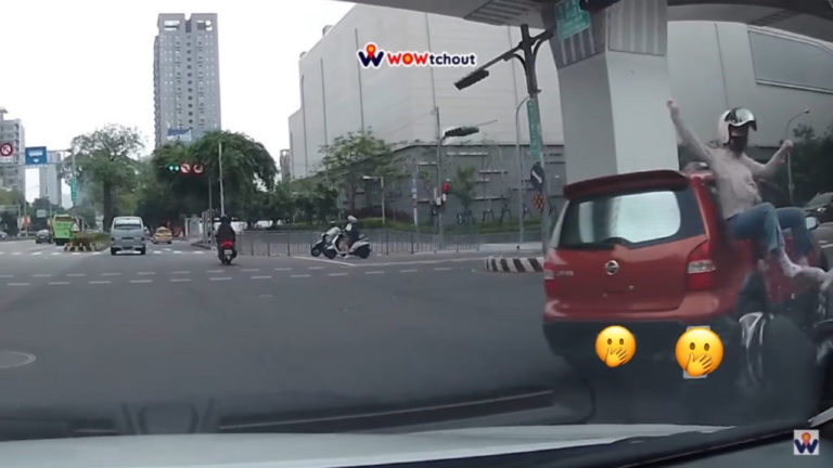 三寶橫跨三車道加一部公車鬼切害機車撞翻 網友大驚這是台中「弒」開法？ | 地球黃金線