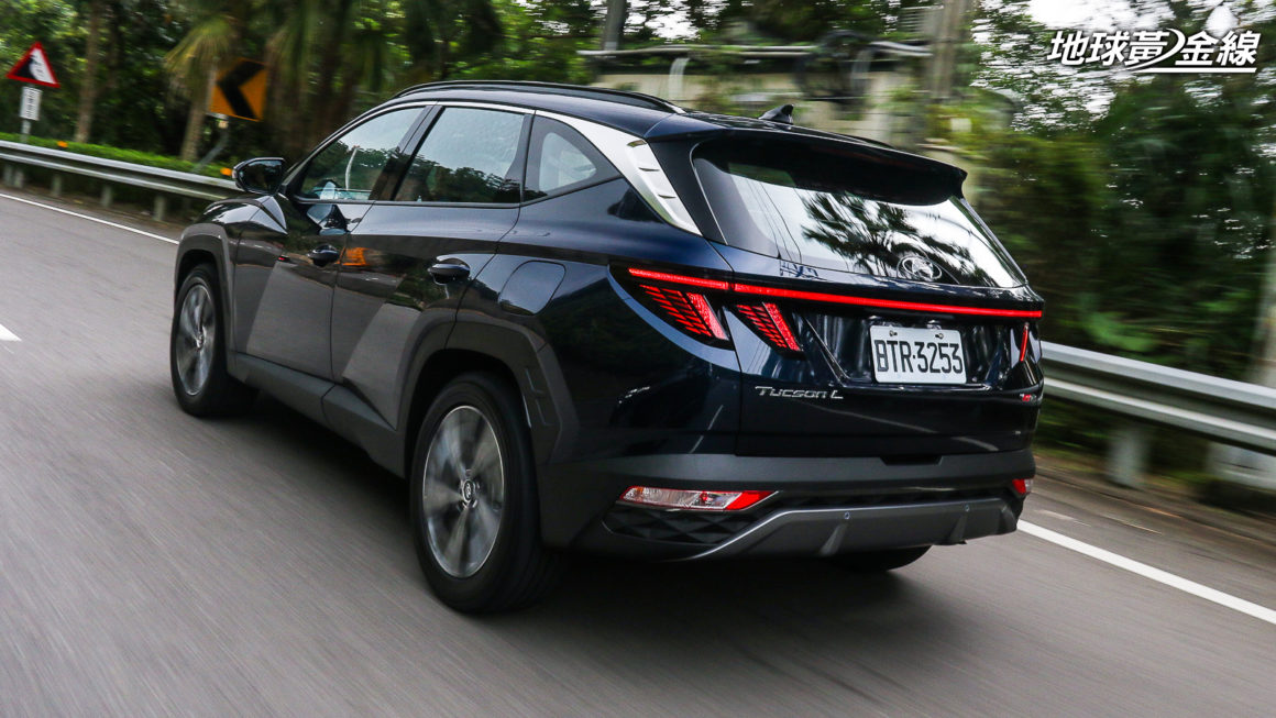 試駕／Tucson L Turbo Hybrid帶電報到！ 科技舒適與動力三效升級 | 地球黃金線