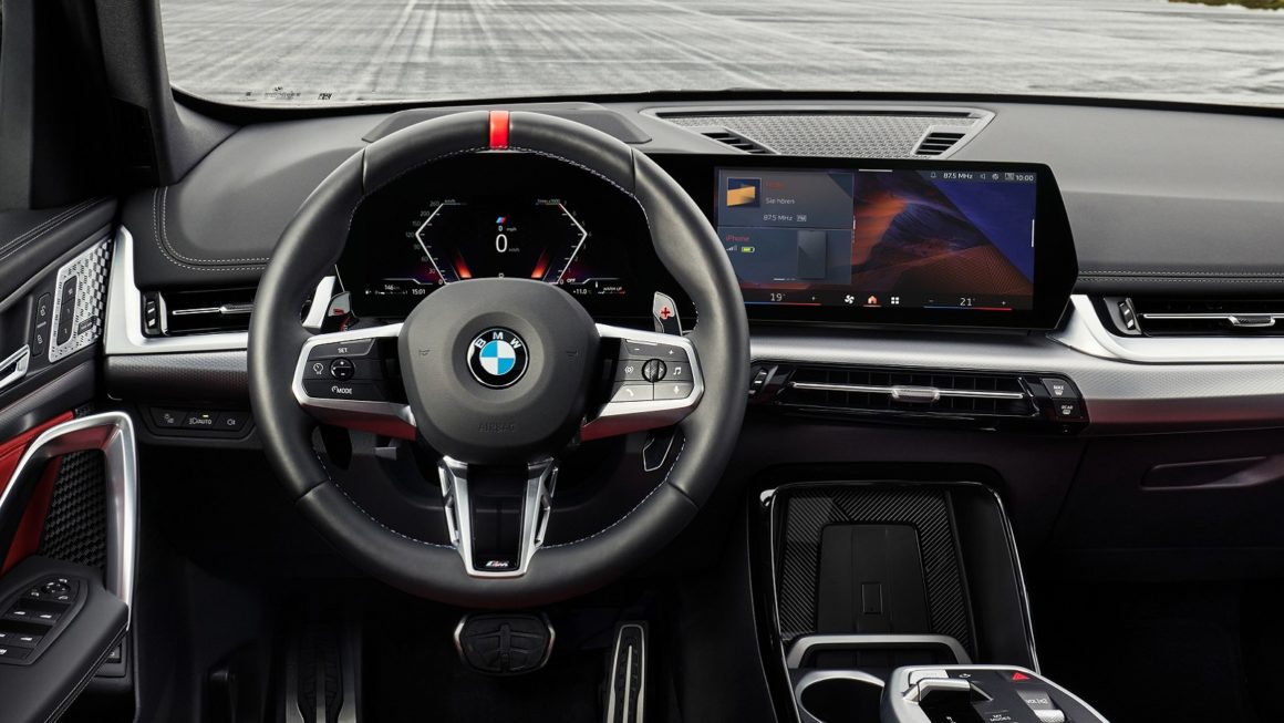 X1 M35i xDrive強植BMW最強4缸引擎 歐美第四季上市同步升級iDrive 9 | 地球黃金線