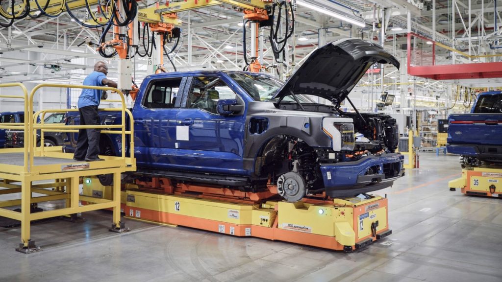 Cybertruck要量產福特壓力大了？ F-150 Lightning在美國大降31萬！ | 地球黃金線