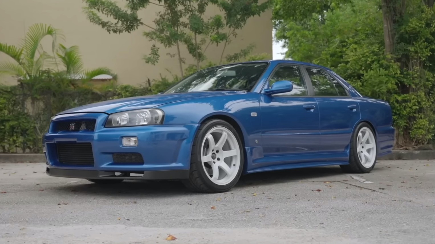 幸福家庭房車也可以超猛！ 四門R34 Skyline擁有800匹馬力 | 地球黃金線